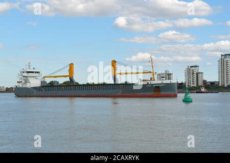 Frachtschiff FWN Merchant Star kommt in London mit einem an Ladung ...