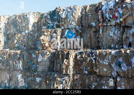 Hintergrund des Papiers Texturen angehäuft bereit zu recyceln. Eine ...
