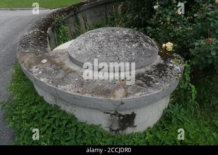 Auffahrt, Rampe, Asphalt, Säume, Abschluss, Sockel, Mauer, Betonmauer ...