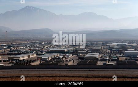 Die Antenne zeigt Camp Marmal der Bundeswehr in Masar-i-Sharif ...