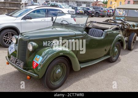 Austin 8 Tourer. Britische Oldtimer classic 1940. Top Cabrio zu öffnen ...