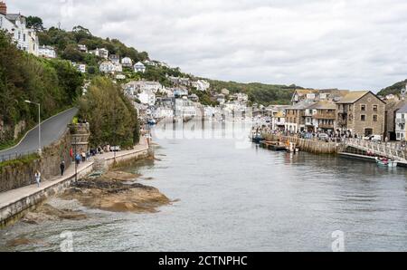 Blick auf Looe Habour, mit West Looe nach links und East Looe nach ...