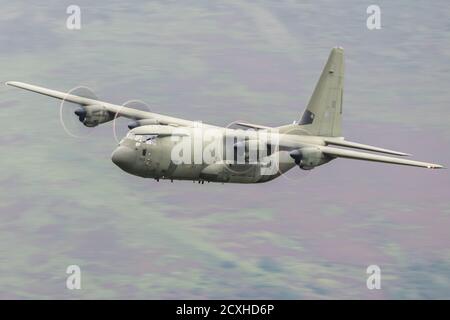 Mach Loop RAF Hercules C-130 Stockfotografie - Alamy
