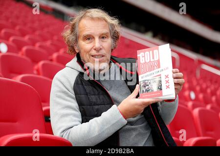 AMSTERDAM, 04-11-2020 Buchvorstellung 'Golden Boys' von Autor Maarten ...