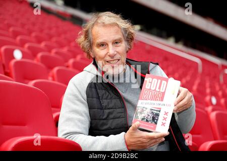 AMSTERDAM, 04-11-2020 Buchvorstellung 'Golden Boys' von Autor Maarten ...