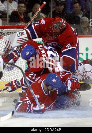Montreal Canadiens Torwart Jaroslav Halak macht ein Speichern als ...