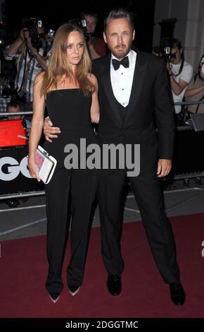 Stella McCartney und Ehemann Alasdhair Willis an der Schule laufen ...