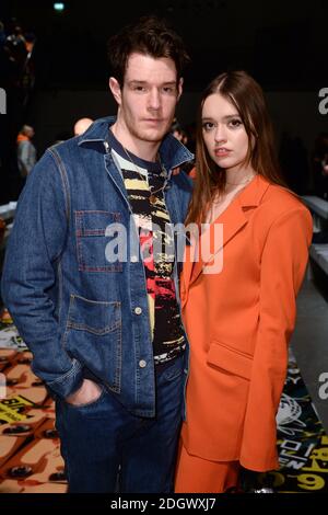 Connor Swindle und Aimee Lou Wood in der ersten Reihe beim House of ...