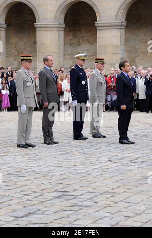 Der persönliche Chef des französischen Militärstabs, Admiral Bernard ...