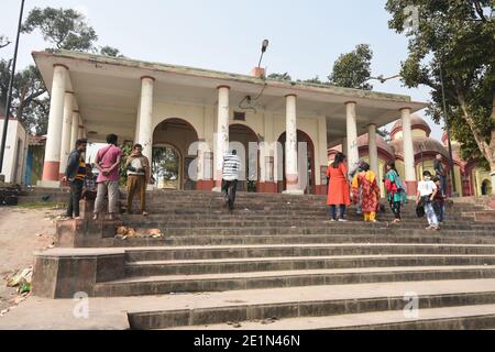 Baden Ghat von Dwadash Shiva mandir Komplex neben dem Ganges, 21 Grand ...