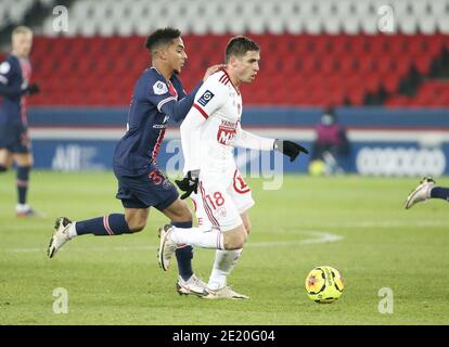 Romain Perraud aus Brest, Colin Dagba von PSG während des französischen ...