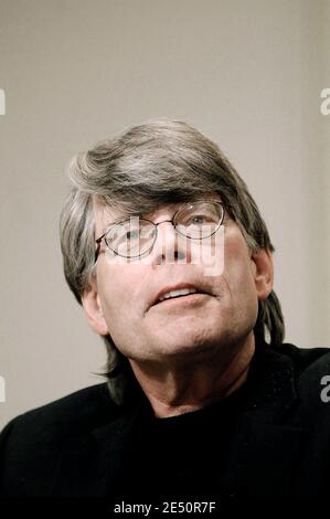 EXKLUSIV - Autor Stephen King, Frau Tabitha und Sohn Owen besuchen eine ...