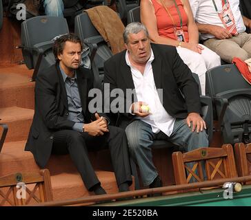 Jean-Pierre Castaldi und Henri Leconte kommen am 7. Juni 2007 im ...