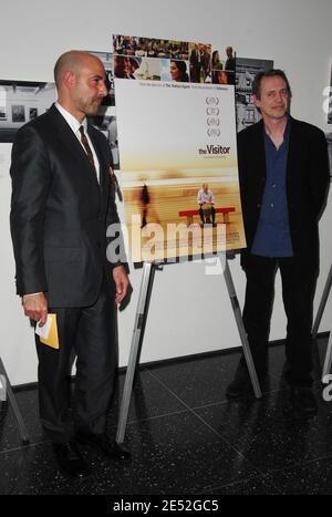 Die Schauspieler Stanley Tucci (L) und Steve Buscemi besuchen am 1 ...