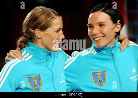 Norwegens Gro Hammerseng und Katja Nyberg beim Finale der Handball ...
