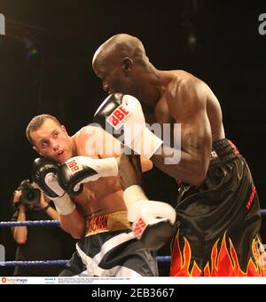 Boxen - Gordon Brennan gegen Nick Okoth - Super Middleweight - Fife Ice ...