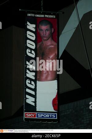 Boxen - European Featherweight Championship - Nicky Cook / Johny Begue ...