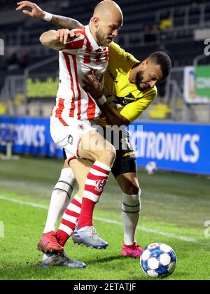 BREDA, NIEDERLANDE - MÄRZ 1: Jan Lammers von TOP Oss, Mario Bilate von ...
