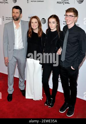 Caleb freundlich, Julianne Moore, Liv freundlich und Bart freundlich ...