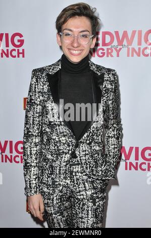 Mason Alexander Park kommt bei der Eröffnungsnacht von "Hedwig und der ...