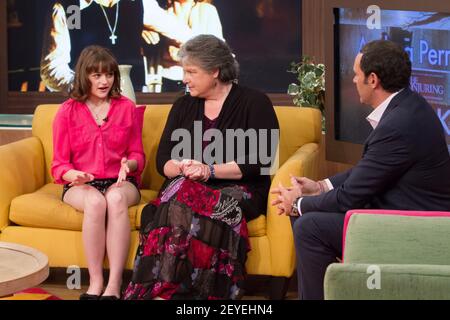 Schauspielerin Joey King und Autorin Andrea Perron besuchen Despierta ...