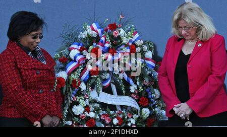 Evelyn Husband-Thompson, left, widow of Colonel Rick Husband, space ...
