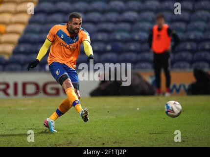 Jordan Bowery von Mansfield Town erzielt im One Call Stadium, Mansfield ...