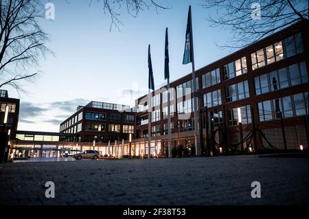 Essen, Deutschland. März 2021, 15th. Das RWE-Logo ist auf der façade ...