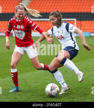 Molly Pike (links) von Bristol City und Kit Graham von Tottenham ...