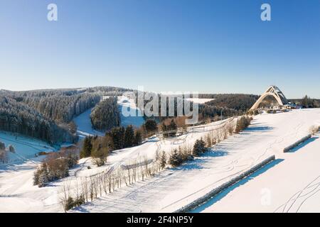 St. George Schanze und Skipisten von Winterberg Skilift Karussell aus ...