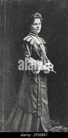 Vollportrait Marie Margarethe Beier, genannt Grete Beier, Tochter des Bürgermeisters aus Brand ...