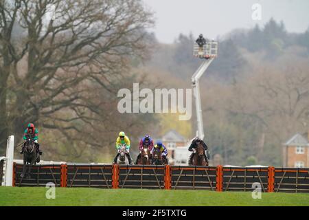Max Kendrick fährt mit Stoner's Choice (grün/rot) auf dem Weg zum ...
