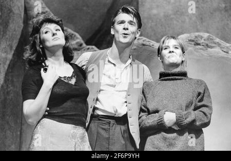 l-r: Rachel Bell, Martin Troakes, Catrin Menna in UNDER MILK WOOD von ...