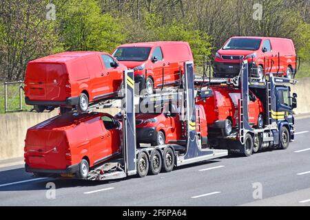 Autotransporter Lkw mit neuen Autos geladen Stockfotografie - Alamy