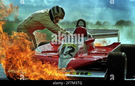 Guy Edwards von Partners for London Mai 2000, der gezogen ist Formel-1-Fahrer Niki Lauda aus ...