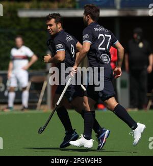 OREE's Tomi Domene feiert nach einem Tor während eines Eishockeyspiels ...