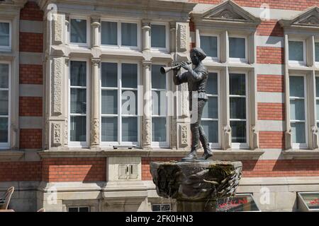 Skulptur, Rattenfänger von Hameln, Hameln, Niedersachsen, Deutschland ...
