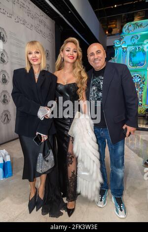 Sängerin Valeria und ihr Ehemann Produzent Iosif Prigozhin Teilnehmer ...