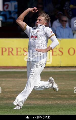 Aaron Beard in Bowling-Action für Essex während Middlesex CCC gegen ...
