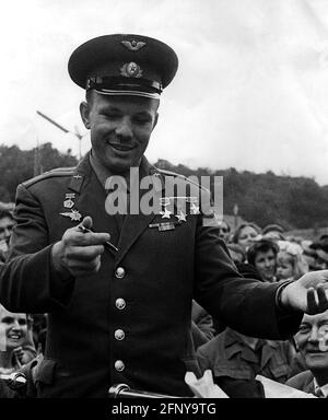 Der Kosmonaut Juri Gagarin (1934-1968), der erste Mensch im Weltraum. Foto Stockfotografie - Alamy