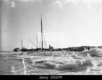 Drei Schiffe bei Marken im Eis De Hoop, 22. Januar 1947, IJS, SHIPPING ...