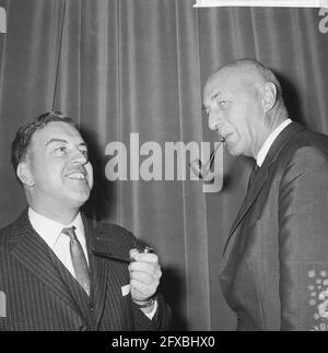 Mitglied der Europäischen Kommission, Dr. Mansholt, gratuliert Alfred ...