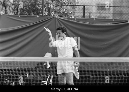 Tennis in Buitenveldert. Tom Okker im Kampf gegen Mandarino, 23. Mai ...
