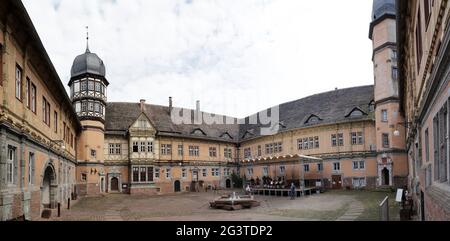 Schloss Bevern, wichtiges Architekturdenkmal der Weserrenaissance ...