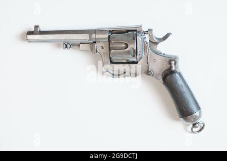 Italienischer Bodeo 1889 Revolver, Typ A, Konfiguration vor dem 1 ...