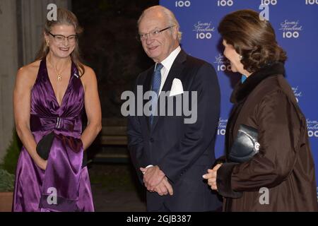 STOCKHOLM 20171206 König Carl Gustaf und Königin Silvia begrüßten ...