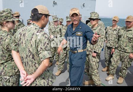 HAFEN VON DSCHIBUTI – Militärangehörige von Camp Lemonnier, Port Ops ...