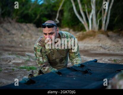 USA Air Force Airmen mit dem 475. Expeditionary Air Base Squadron (EABS ...