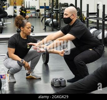 US Army Reserve Soldiers Cpt. Joseph Biggie vom Bataillon für zivile ...