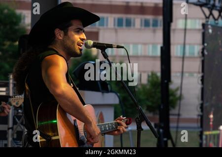 Austin Moody tritt für Dienstmitglieder und ihre Familien in der Joint ...